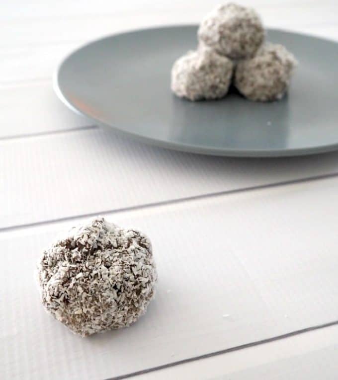 No Bake Chocolate Peppermint Balls - Create Bake Make