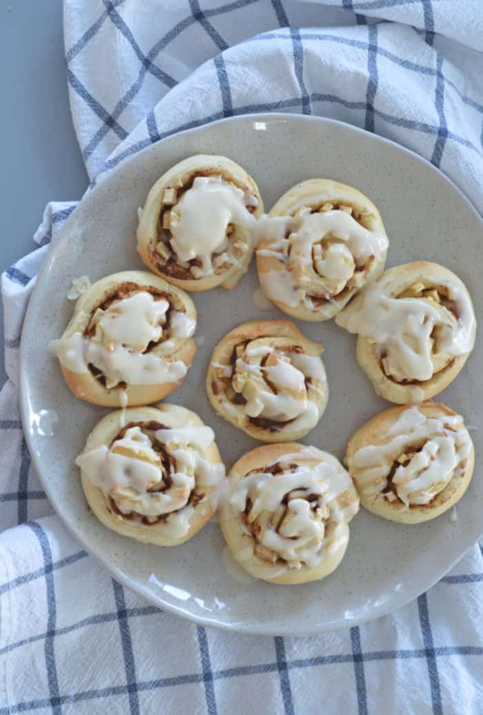 Apple and Cinnamon Scrolls | An Easy Lunchbox Recipe - Create Bake Make