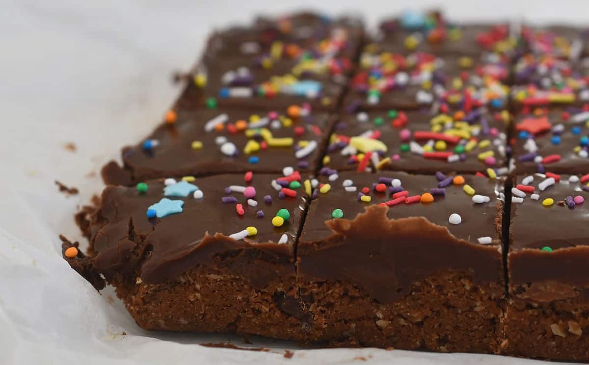 Easy Chocolate Slice - Create Bake Make