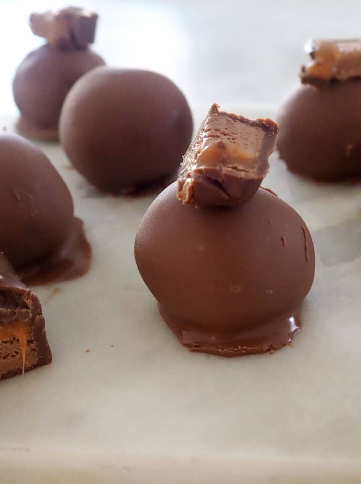 Mars Bar Cheesecake Balls - Create Bake Make