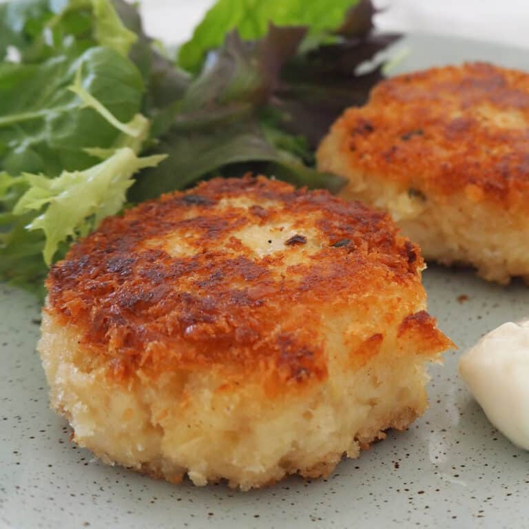 Easy Fish Cakes Recipe - Create Bake Make