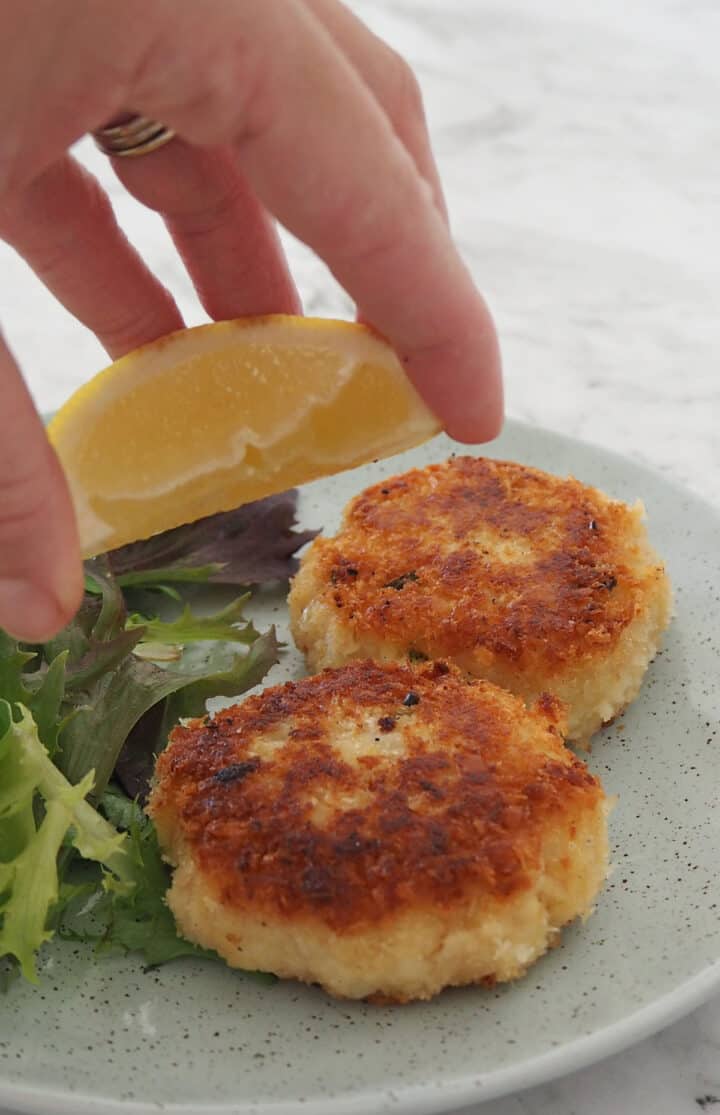 Easy Fish Cakes Recipe - Create Bake Make
