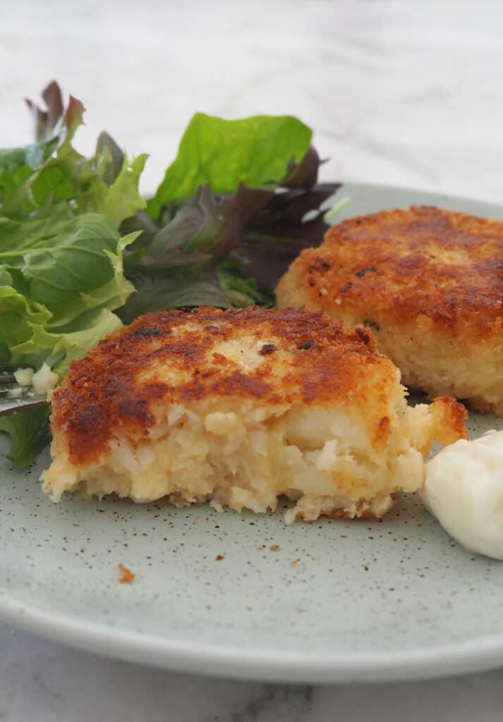 Easy Fish Cakes Recipe - Create Bake Make