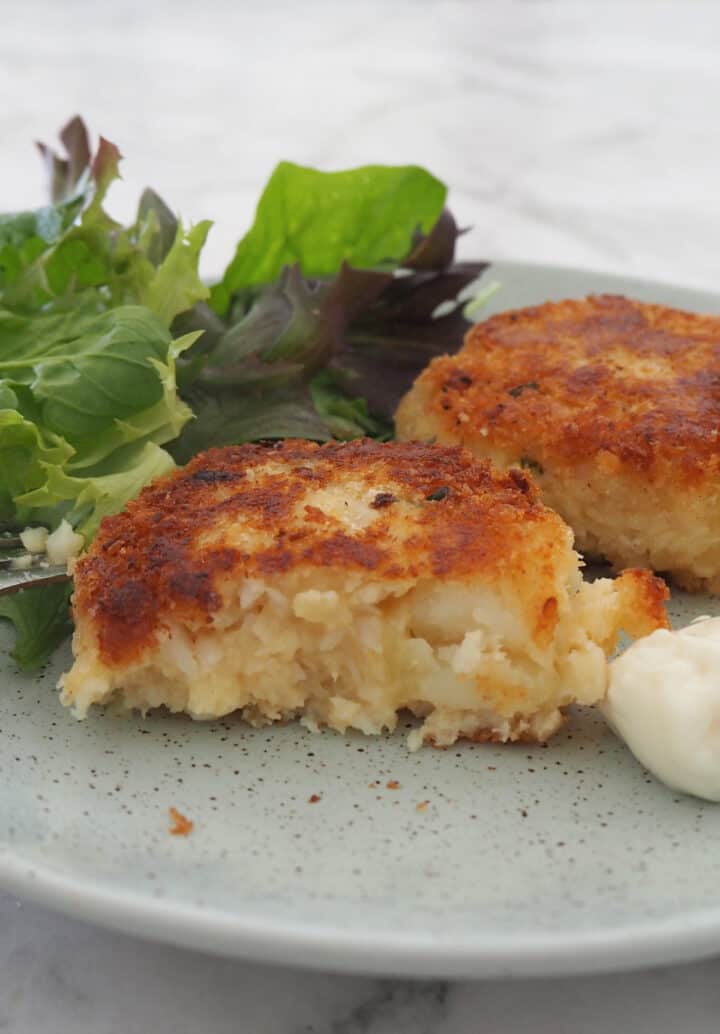 Easy Fish Cakes Recipe - Create Bake Make