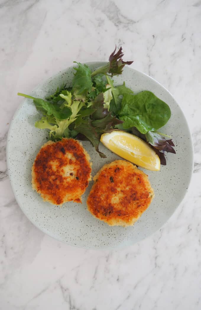 Easy Fish Cakes Recipe - Create Bake Make